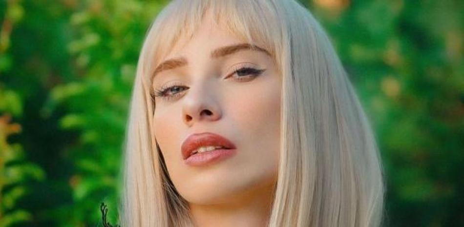 ¿Quién es Gülsen, la cantante turca que fue condenada a 10 meses de ...