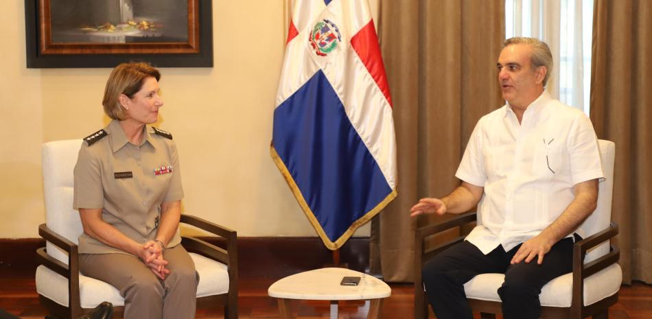 Comandante del Comando Sur de los EE. UU. se reúne nueva vez con el ...