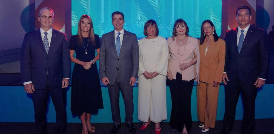 "Popular presenta su tarjeta de crédito Visa ISI"| Listín Diario