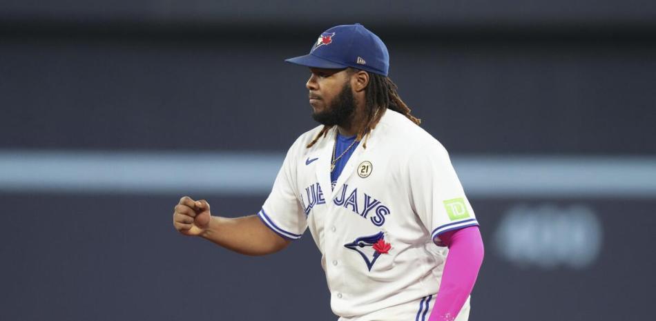 Vladimir Guerrero Jr dispara su jonrón 23 en la blanqueada de Azulejos sobre Boston