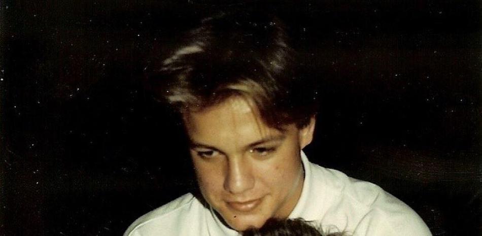 Encuentran en una piscina el cuerpo sin vida de Angus Mitchell, hijo ...