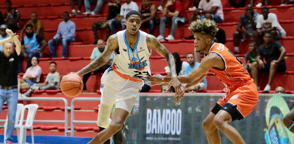 Larrier encesta 21 puntos, Titanes se imponen a los Cañeros