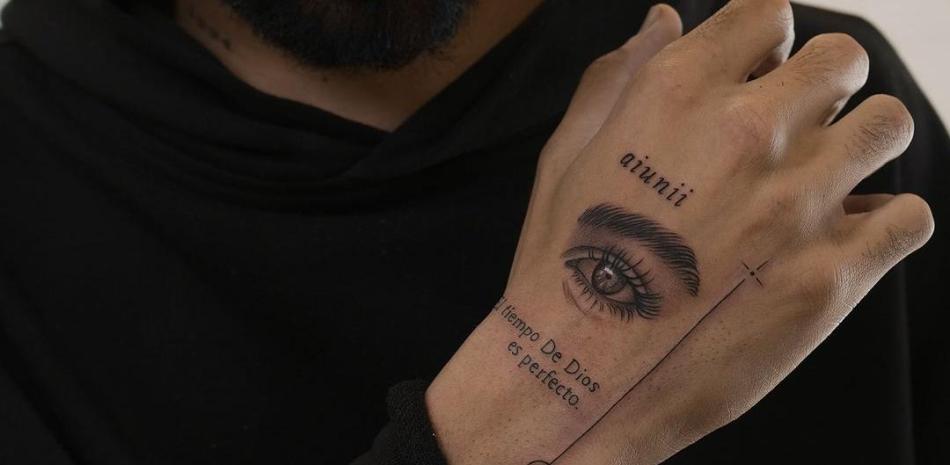 Jay Wheeler envía mensaje a los que critican el nombre de su hija, Aiunii