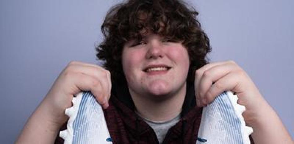 Este es Eric Kilburn Jr, el adolescente con las manos y pies más ...