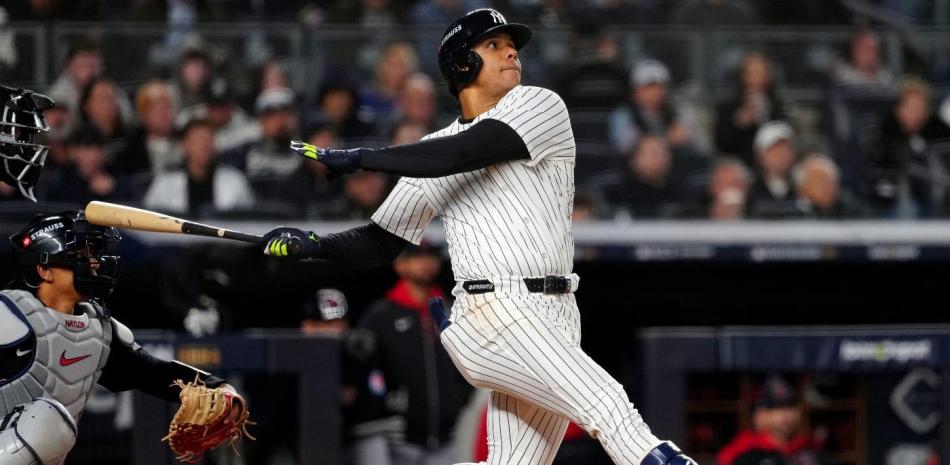 Soto y Stanton pegan jonrones para respaldar a Rodón