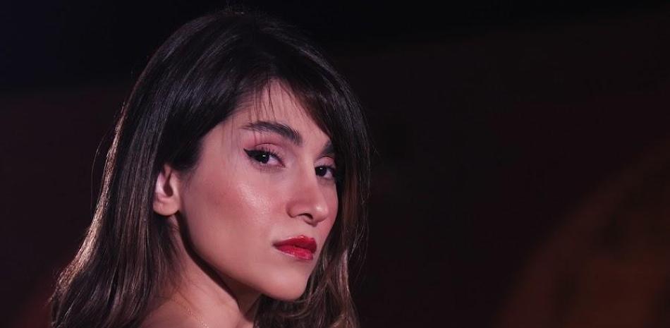 Autoridades iraníes dicen que la artista Parastoo Ahmadi no fue ...