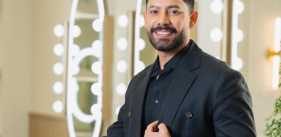 Jhonaly Guzmán lidera el equipo de maquilladores para los Premios Soberano