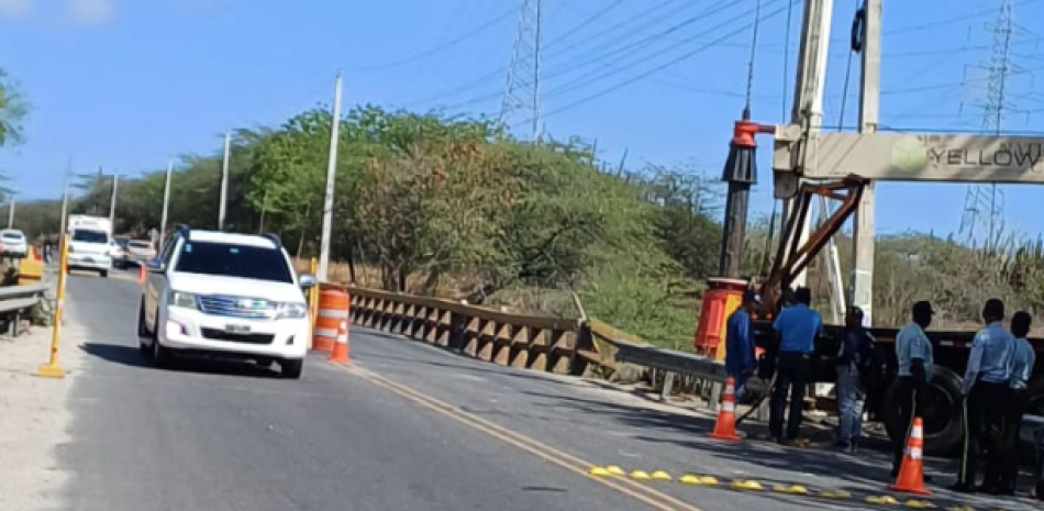 Obras Públicas interviene puente Emilio en carretera Sánchez