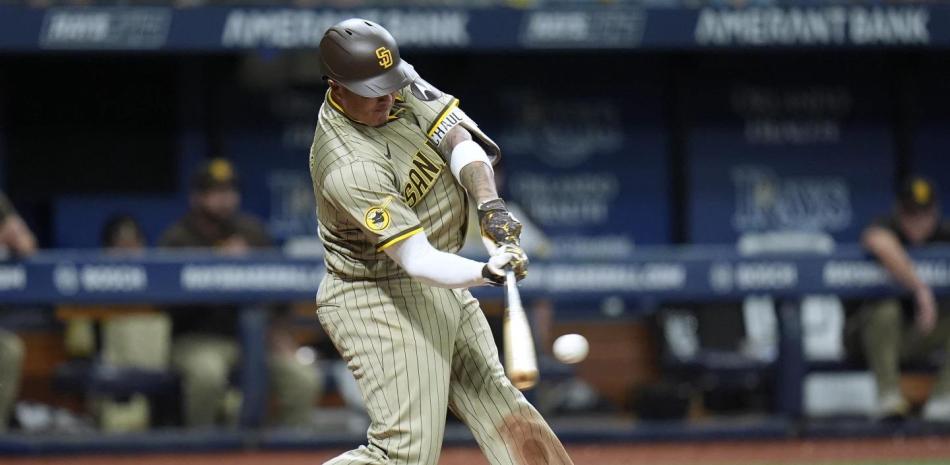 Machado pega vuelacercas y estropea grandioso debut de Ronald Acuña Jr.