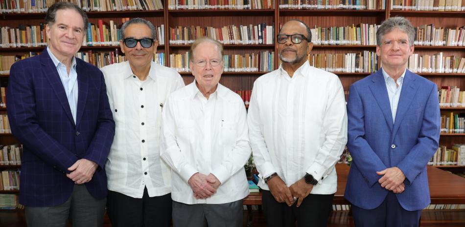 Fundación Corripio presenta obra de Rolando Espinal