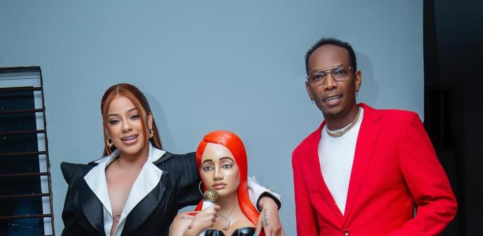 Eudis "El Invencible" sorprende a La Insuperable con un inusual regalo ...