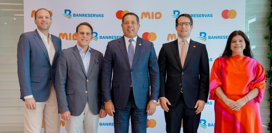MIO Banreservas lanza una nueva pieza clave: su credencial Mastercard ...