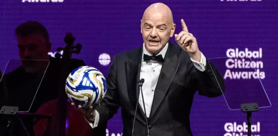 Presidente de la FIFA insta al fútbol a promover la paz y no toma ...