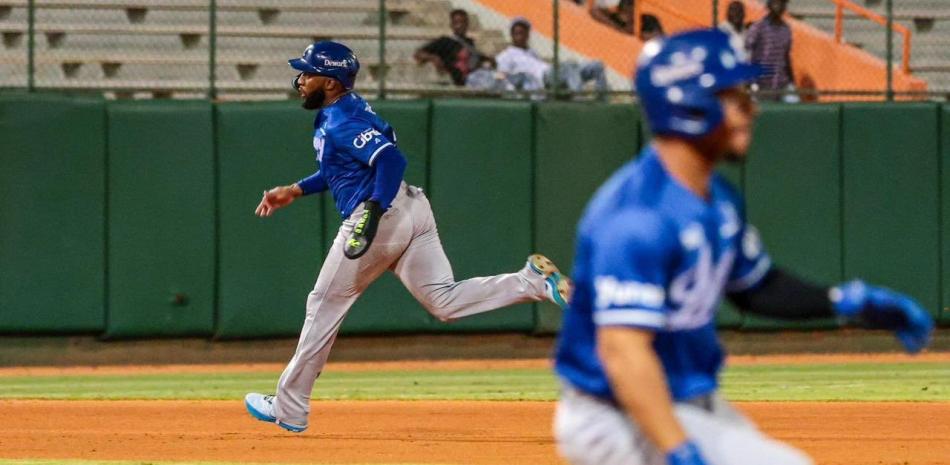 Ofensiva del Licey explota en el noveno para vencer a Toros 8-2