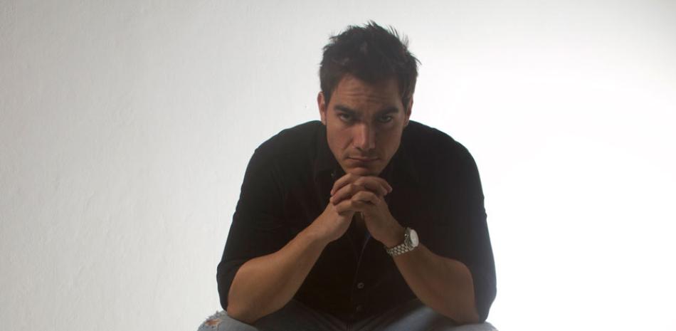 Bobby Delgado a Casa de Teatro con "Teorías cuerdas"