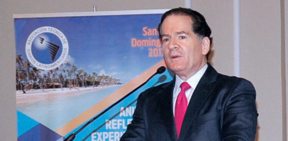 Manuel Corripio dicta conferencia