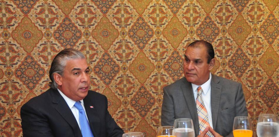 Consulado emprende programas
