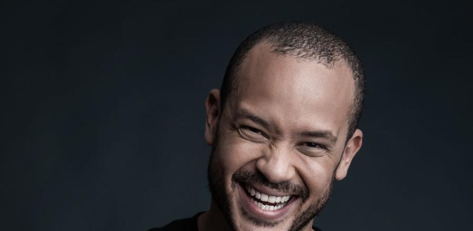 Pepe Sierra: El médico que halló su cura en la actuación