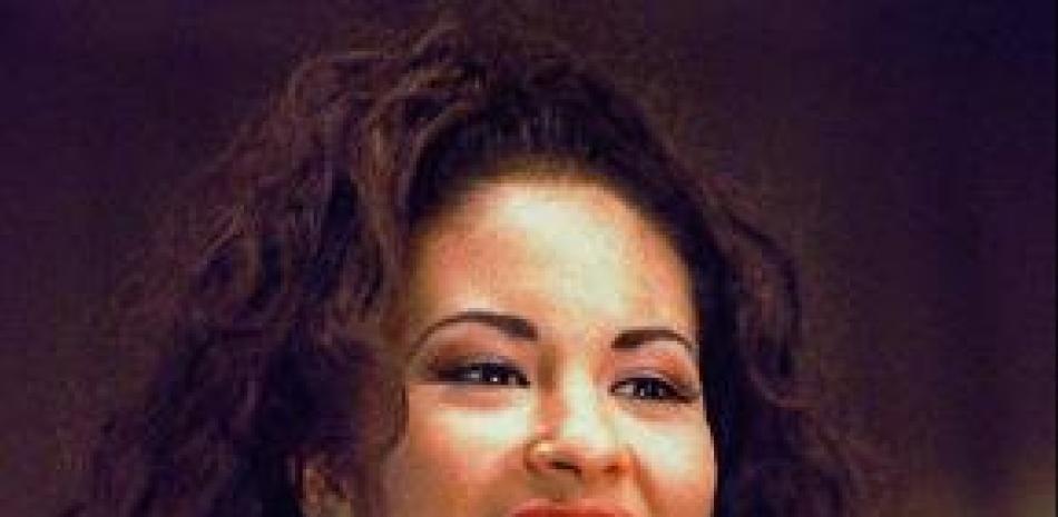 Padre de Selena revela secretos del casting para interpretar a la cantante