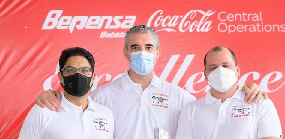 "Bepensa recibe el premio al Mejor Embotellador"| Listín Diario