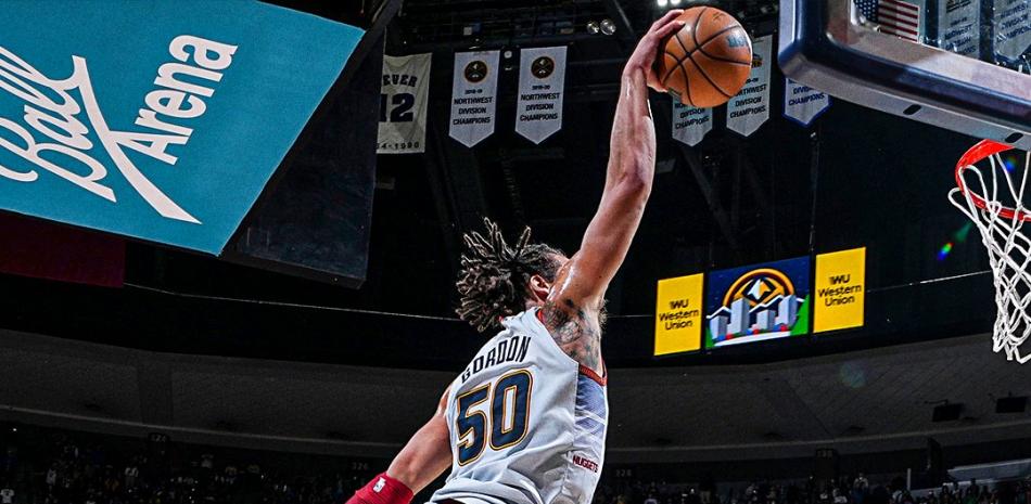 Jokic, Tatum y Poole brillan en triunfos de sus equipos