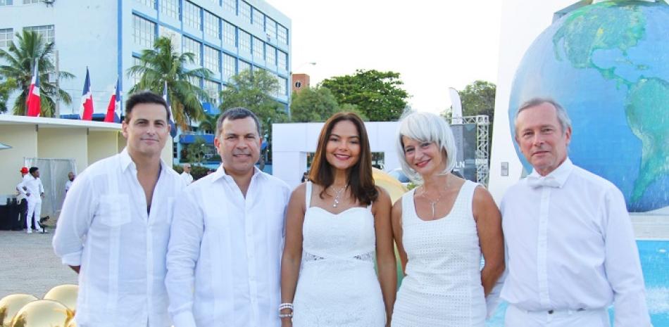 La fiesta blanca llega al Centro de los Héroes