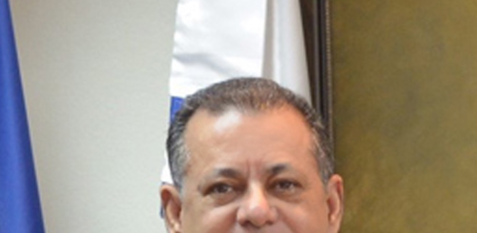 Abinader firmó una pensión especial a Gabriel Castro, pasado ...