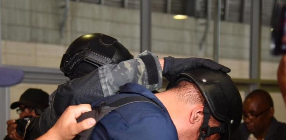 Terence de Vries: Prófugo de Surinam, liberado por “error” en Ámsterdam ...