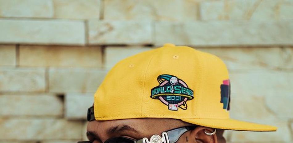 Bulin 47 evoluciona como artista y aprende a tocar su primer instrumento