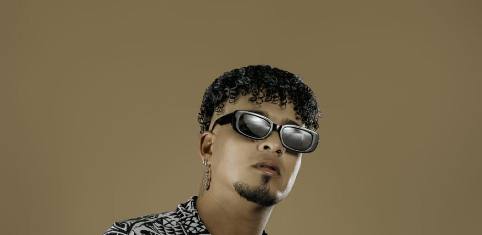 Neo, La Voz del Bloke, presenta “Esencia”, el primer EP de su carrera