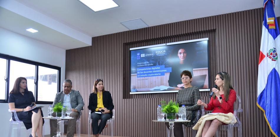 Pese a cuantiosas inversiones maestros no usan nuevas tecnologías en ...