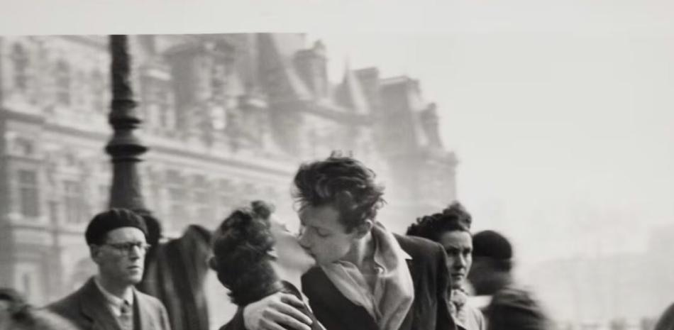Falleció a los 93 años Françoise Bornet, la protagonista del beso más ...