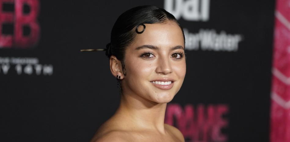 Isabela Merced, la superheroína latina en los universos de Marvel y DC