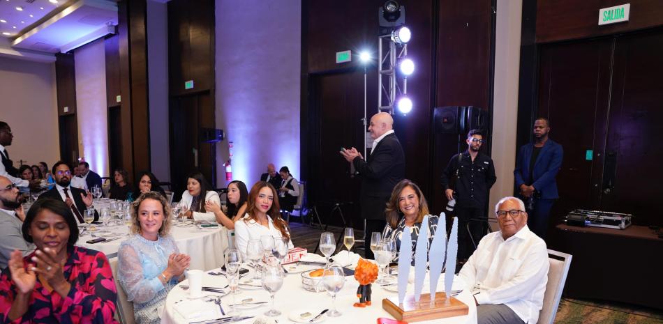 Gema Hidalgo recibe premio como “Persona de Medios del Año”