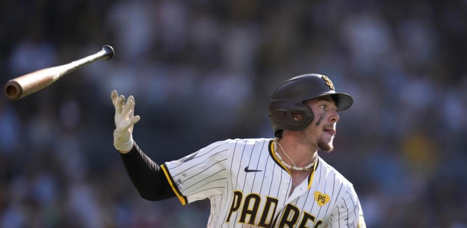 Merrill da un HR de 3 carreras y los Padres derrotan Cerveceros