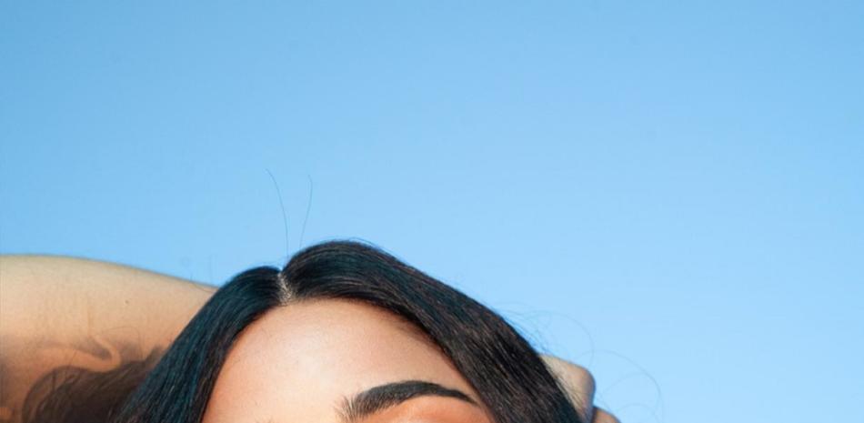 La dominicana Lennis Rodríguez presenta "Pura vibra", un álbum de ...