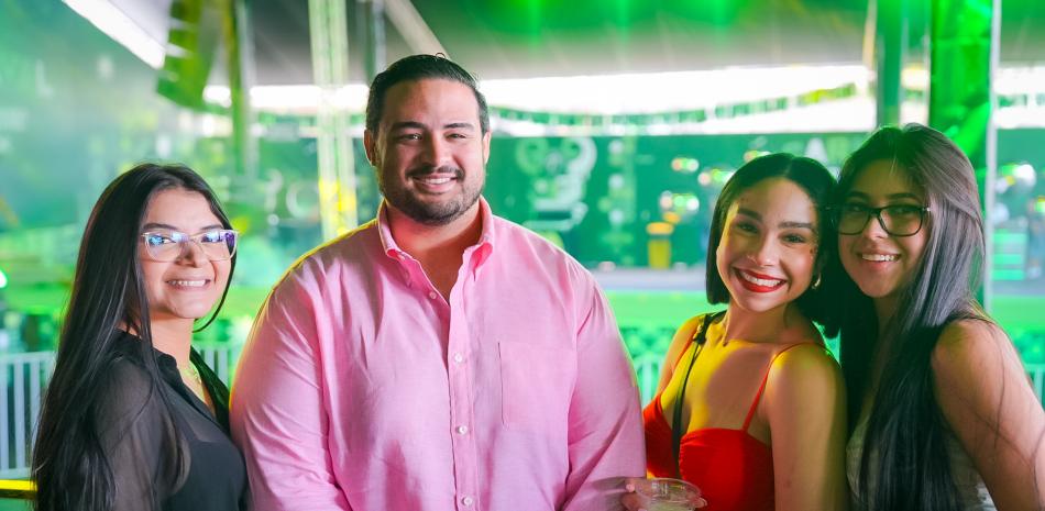 Presidente Black Village presente en el carnaval