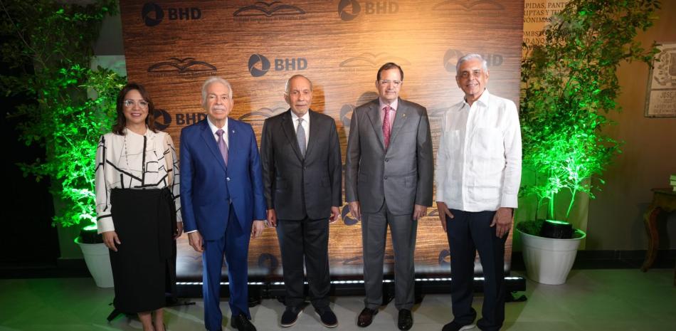 Bibliófilos y Banco BHD presentan libro del escritor Samuel Hazard