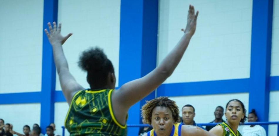 Mauricio mantiene invicto con 29 de Carola Hernández, Angie Hodge ...