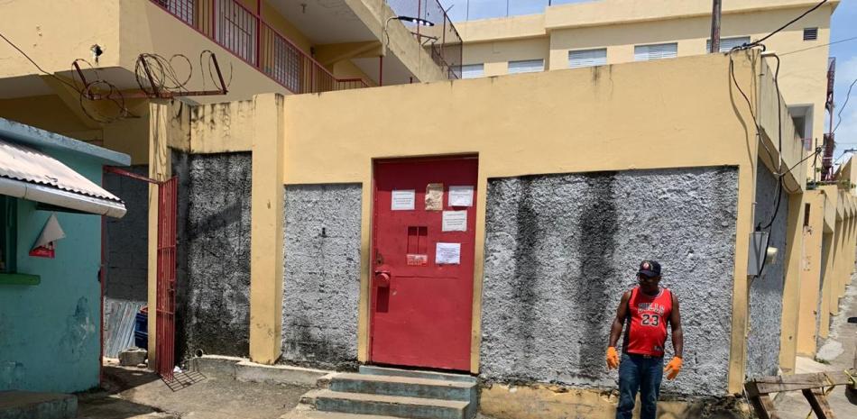 Un hoyo en Manganagua afecta la entrada principal de la escuela Padre ...