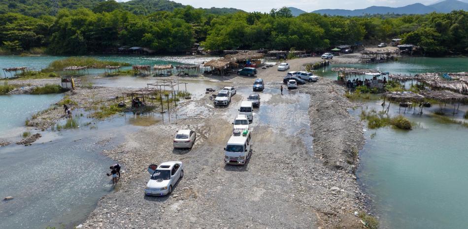 Autoridades ordenan cierre del balneario "La Neverita" por huracán Erin
