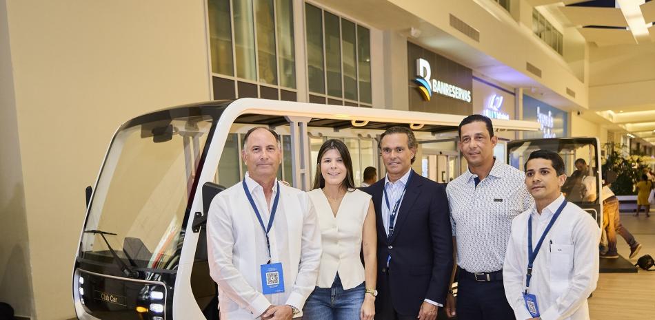 Caribbean Turf presenta el minibús eléctrico Club Car