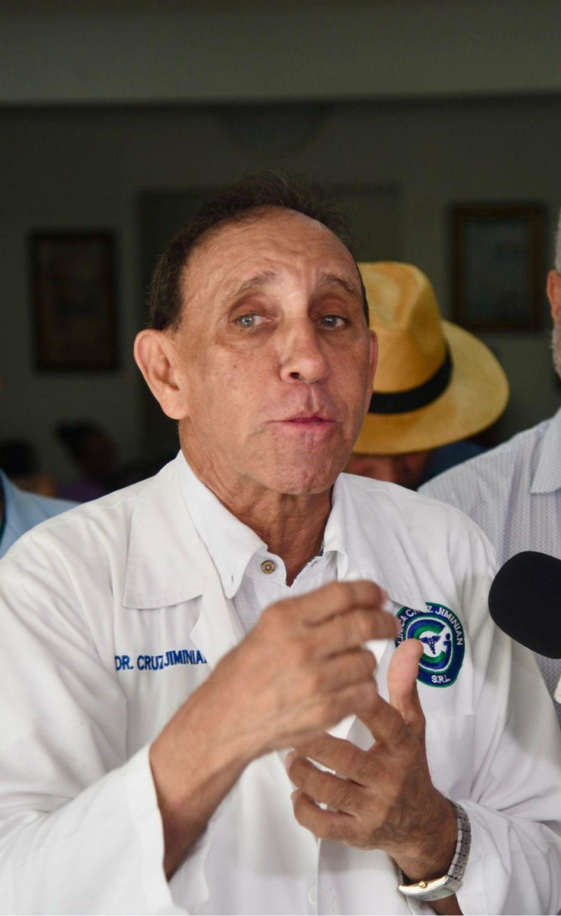 El doctor Cruz Jiminián está estable tras sufrir arritmia