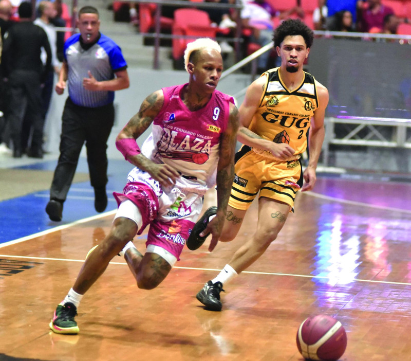 Oliver García anota 30 y Plaza se impone al GUG