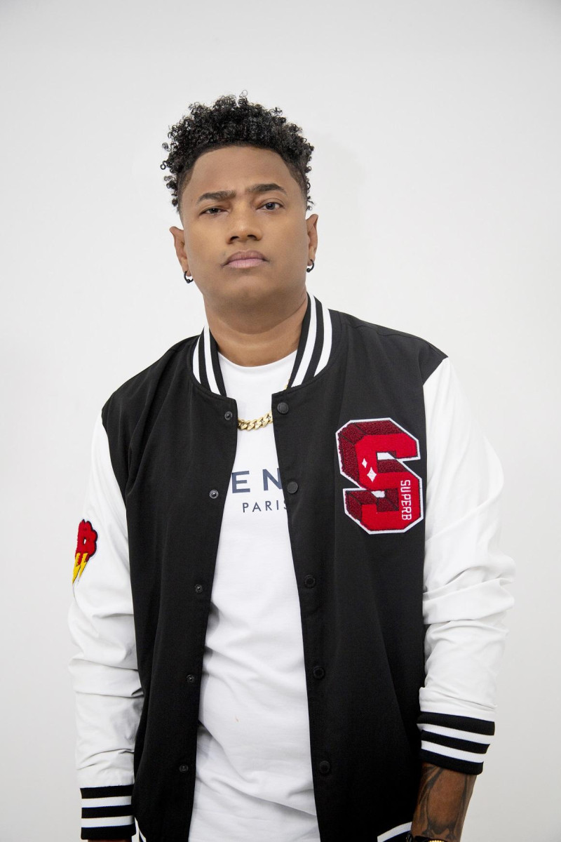 El urbano Henry G lanza el álbum "Universalsoul"