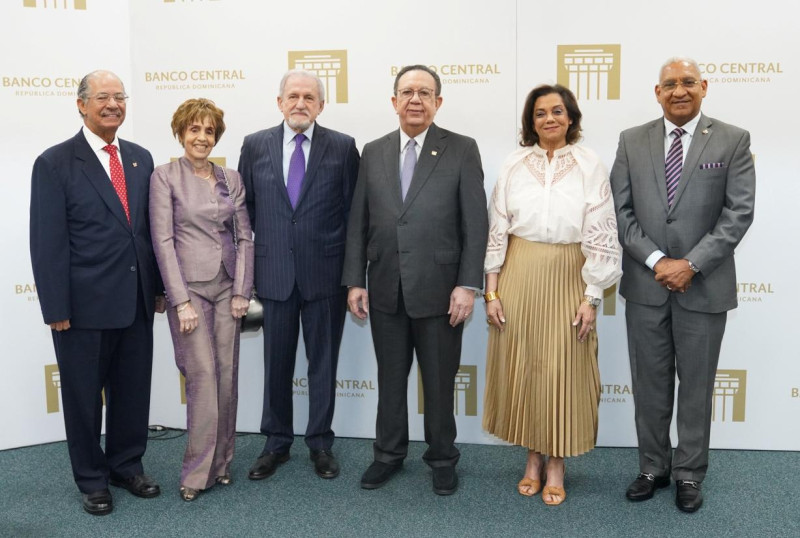 Banco Central amplía su colección bibliográfica