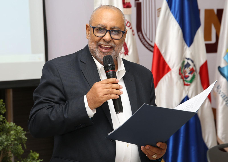 UNEV elige como nuevo rector a Rafael Reyes, quien promete impulsar la ...