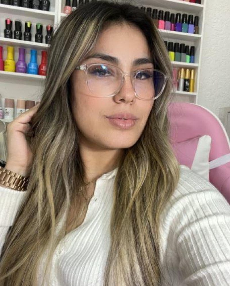 Muere la influencer Asli Fernández a los 29 años en una cirugía estética