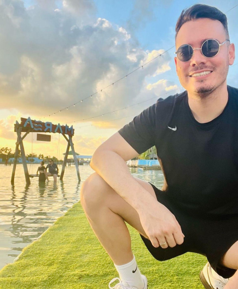 Nieto "influencer" de Fidel Castro agita las redes en Cuba