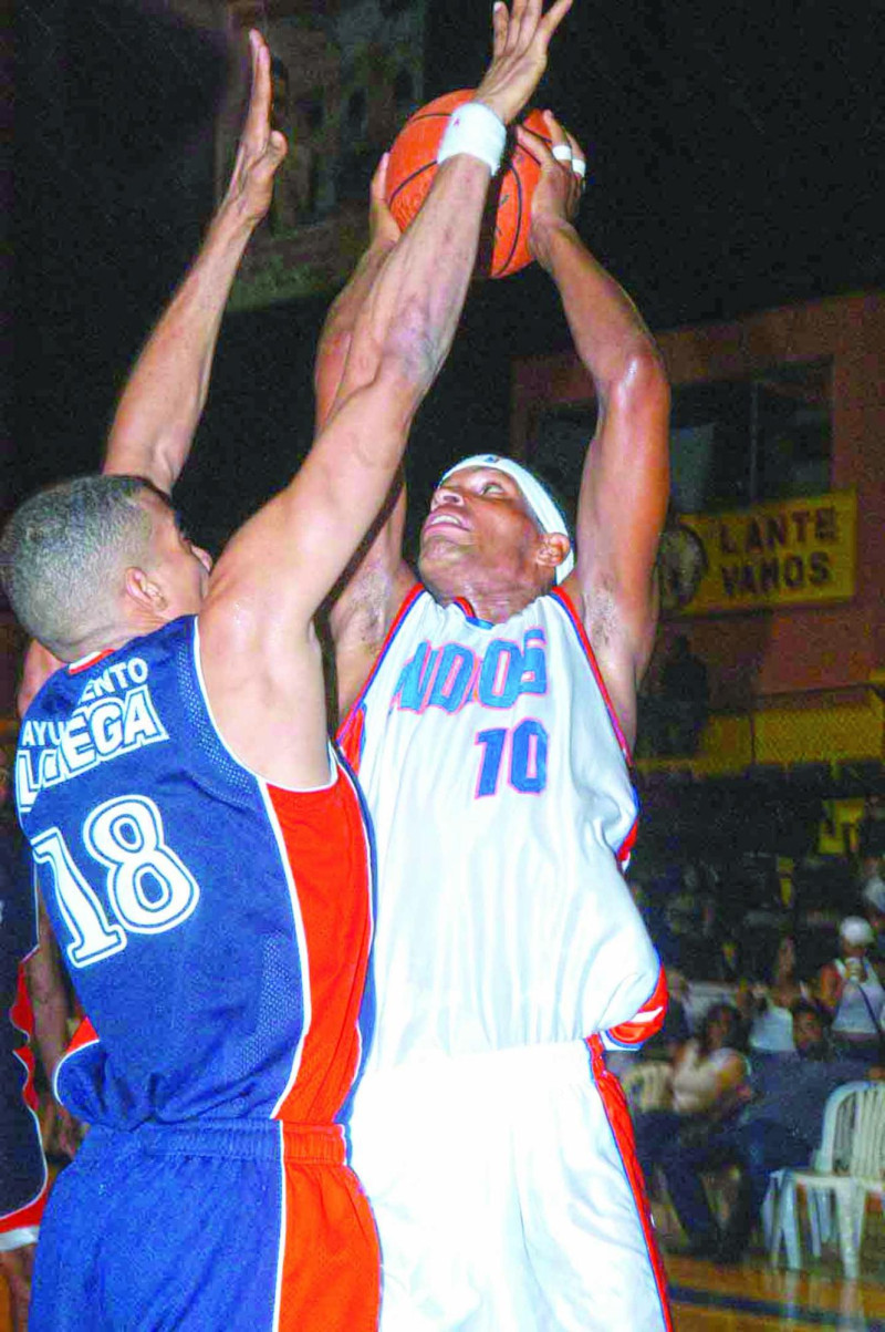 El obrero al que el básquet le “quitó” su padre